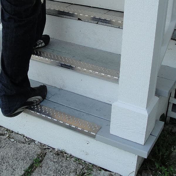 Handi-Treads Non-Slip Nosing, Aluminum, Gray, 48in x 2.75in x 1.125in ...